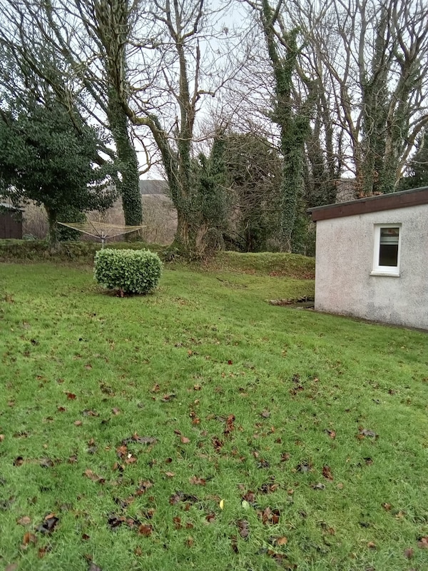 Small Detached Cottage In Lamlash. - アラン島