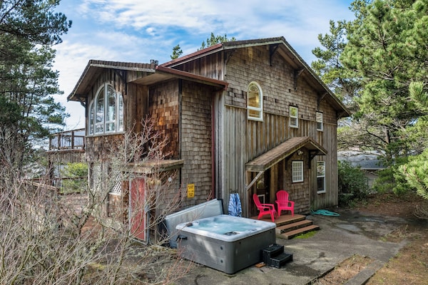 Beach Pine Mca#1575- Hot Tub, Dog Friendly, Ping Pong, Fenced Yard - Manzanita, OR