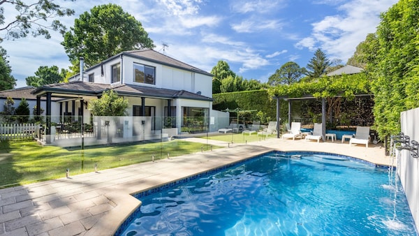 Jasmine House - Pet Friendly With Swimming Pool - Berry
