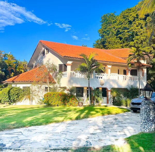 Private And Secure 4-bedroom Villa Near Cabarete - Cabarete