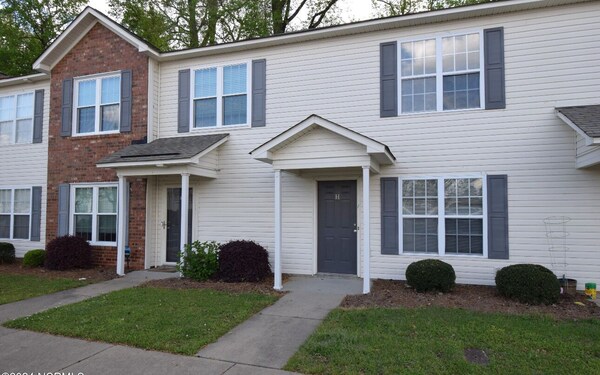Charming 2-bedroom Townhome In Winterville - 9 Mins To Ecu!! - Greenville, NC