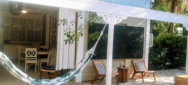 50 Hsb  Your Island Oasis \N Magnetic Island - Magnetic Island