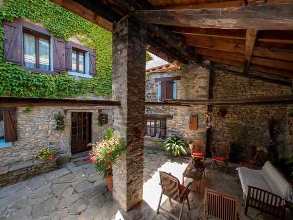 Apartment 'Roble' With Mountain View, Shared Pool And Wi-fi - Broto