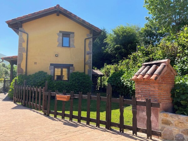 Maison De Campagne "Los Avellanos 2" Avec Vue Sur La Montagne, Terrasse Privée Et Jardin Privé - Cantabrie
