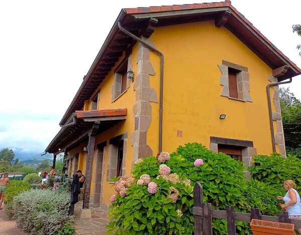 Maison De Campagne 'Los Avellanos Casa 1' Avec Vue Sur Montagne, Terrasse Privée Et Jardin Privé - Cantabrie