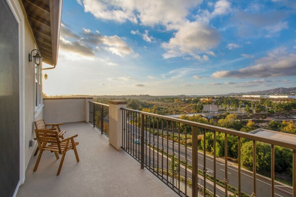 Newbuild Cozy 3-bedroom Condo In Charming Mission Viejo - Lake Forest, CA