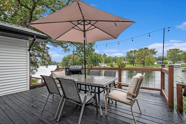 Sunset Point: Spacious 4-bedroom House In Elkhart With Wifi, Ac, Swim Spa - Elkhart, IN