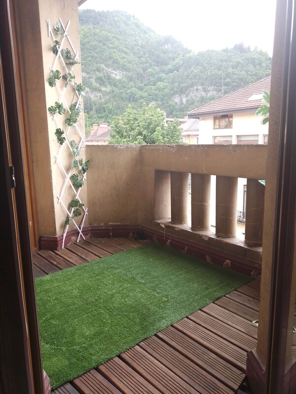 Appartement 'Location T5 Cluses' Avec Vue Sur La Montagne, Balcon Et Wi-fi - Cluses