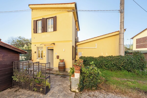Holiday Home 'La Casina Gialla' With Private Garden And Air Conditioning - Lucca