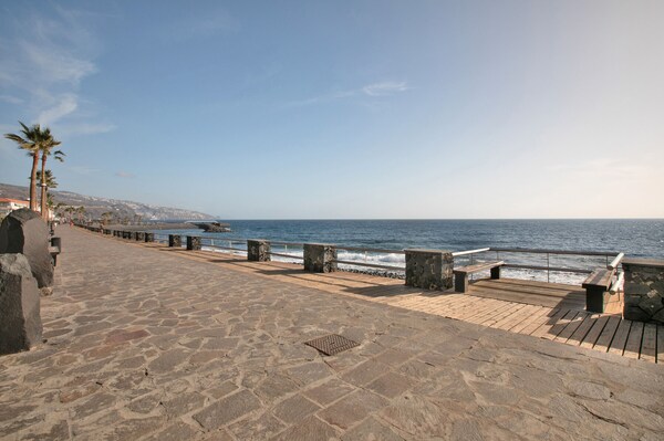 Vacation 'Avenida Marítima' With Sea View, Wi-fi And Air Conditioning - Candelaria