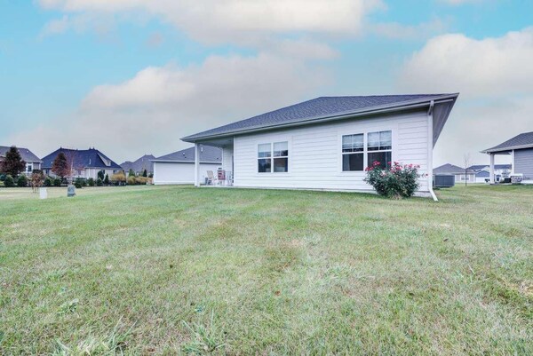 New Spacious 4-bedroom House In Charming Ankeny With Wifi, Ac-prime Location - Ankeny, IA