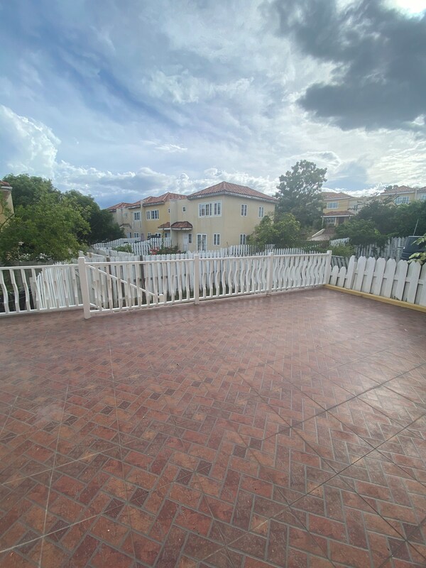 Charming 2-bedroom Townhome With Wifi, Ac In Beautiful Montego Bay - Montego Bay