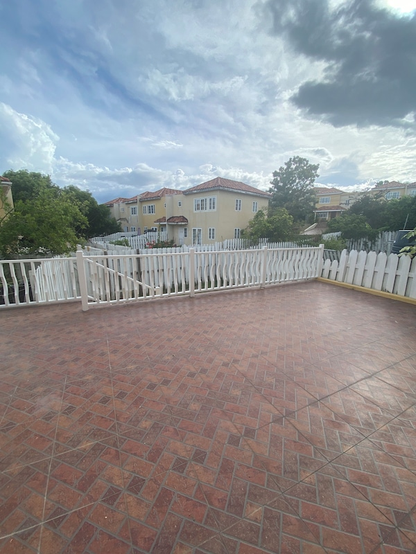 Charming 2-bedroom Townhome With Wifi, Ac In Beautiful Montego Bay - Montego Bay