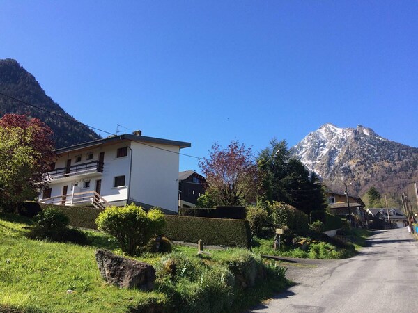 Charmant Appartement Avec Cheminée à Cauterets - Animaux Admis, Parking Et Terrasse - Cauterets