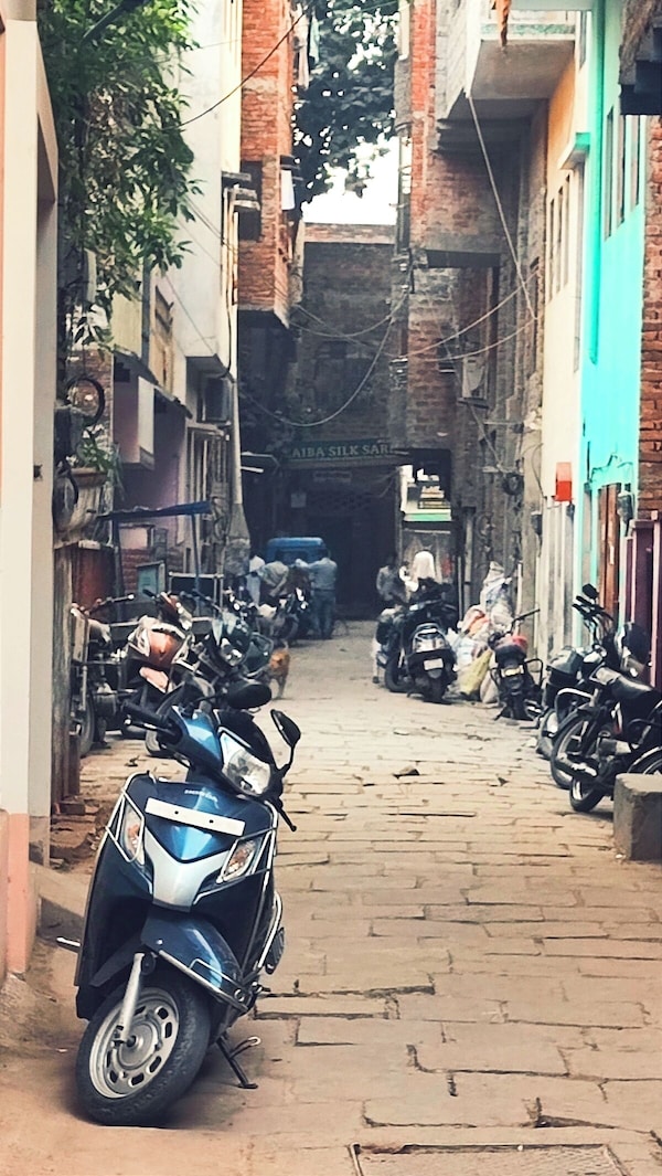 "Relaxing Room In Varanasi Ideal For Solo Travelers Or Couples" - Varanasi
