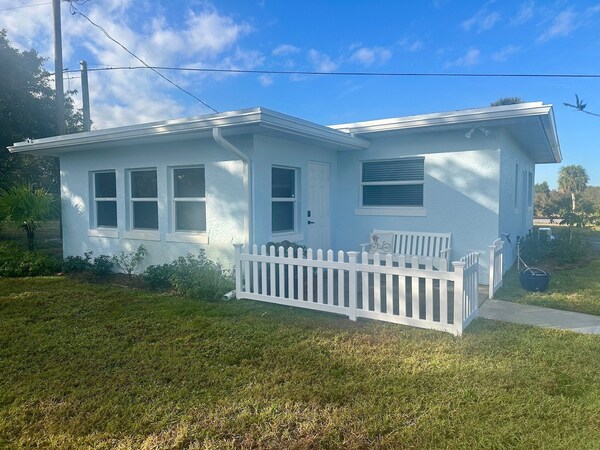 Susannah River Cottage - Fort Pierce, FL