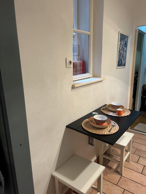 Cozy 1-bedroom Condo In Enjoyable Budapest With Wifi - Budapest