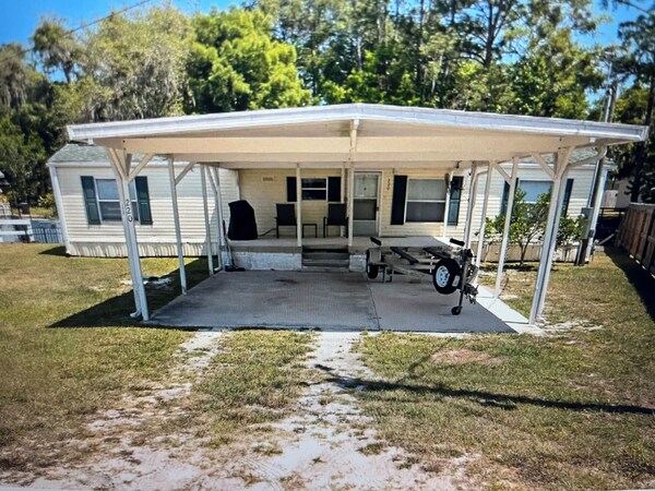 Waterfront Home In Satsuma. Two Bedrooms Each With  Full Bath. Gas Grill. - Florida