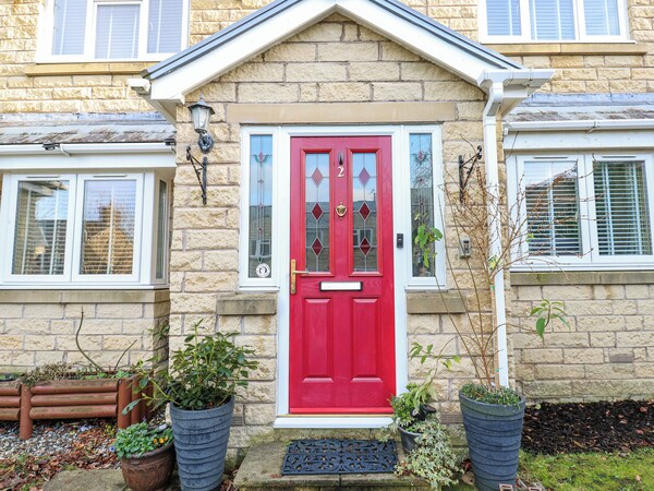 Milo's Lodge, Pet Friendly, With Hot Tub In Glossop - Glossop