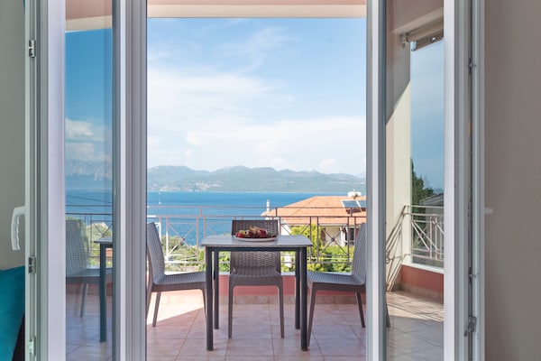 Apartment '' With Sea View, Wi-fi And Air Conditioning - Lefkada