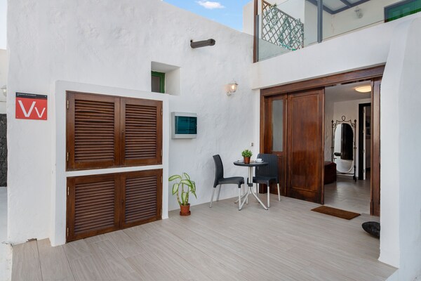 Vacances 'Finca El Moral In Mozaga' Avec Vue Sur Les Montagnes, Terrasse Privée Et Wi-fi - Lanzarote