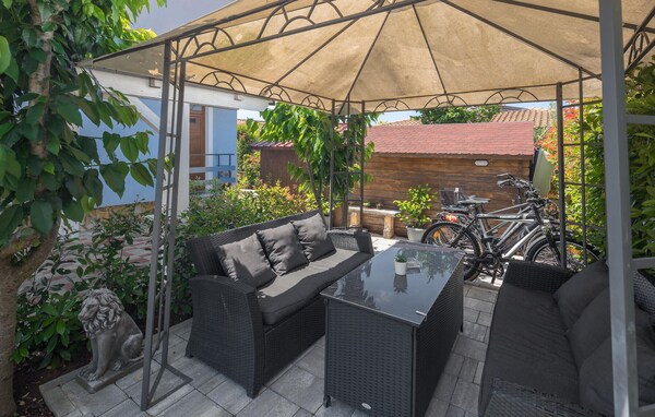 Gorgeous Apartment In Porec With Wifi - Poreč
