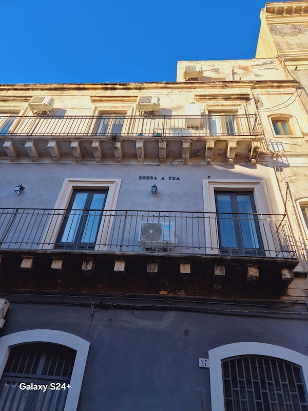 Cozy And Elegant Apartment In The Historic Center - Catania