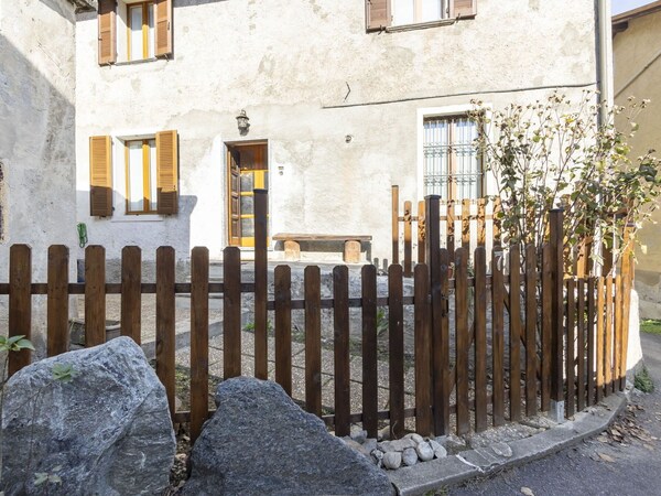 Belle Maison De Vacances Privée Avec Climatisation, Wifi, Tv, Patio, Animaux Admis Et Parking - Tirano