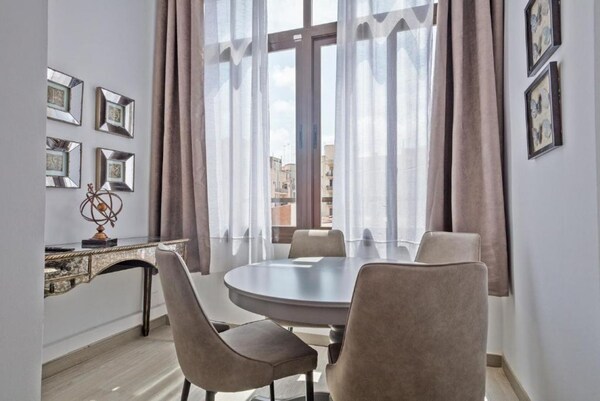 Alcam Books 3 Apartment - 