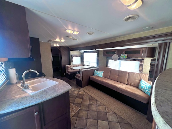 Summers Paradise: Your Dream Lakeside Getaway - Bridgeport, TX