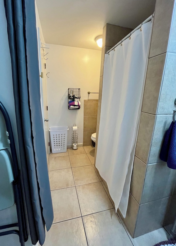 Relaxing 1-bedroom Studio In Lake Worth Beach With Wifi And Free Parking - Lake Worth, FL