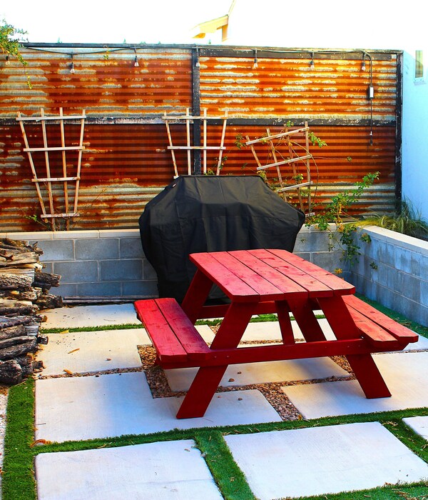 Charming 3-bedroom Home In Las Cruces, I-70. Ac, Wifi & Pond. Your Perfect Stay! - Las Cruces, NM
