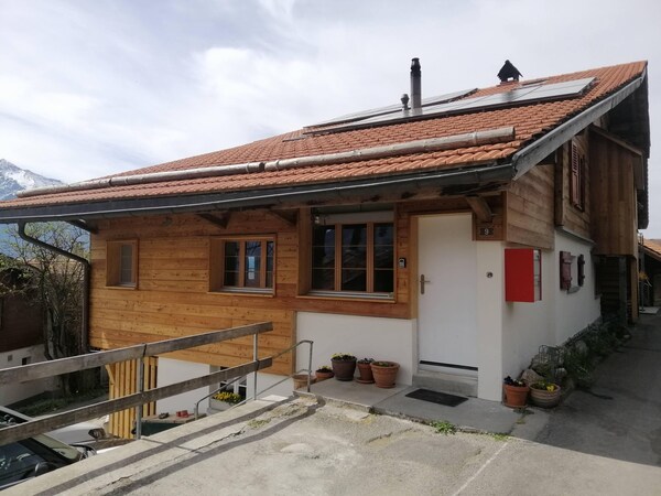 Chalet "Niesenblick" With Views Of The Lake, Jungfrau, Mönch And Eiger - Thun