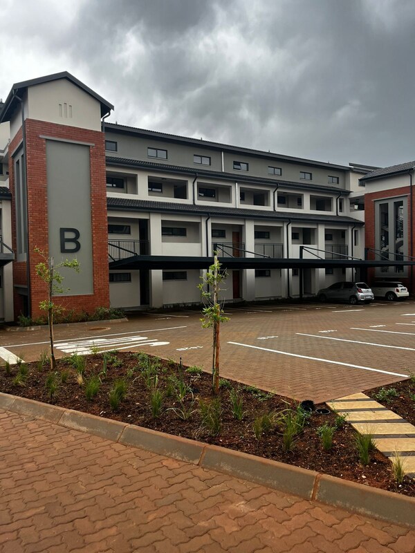 Fantastic 2-bedroom Apartment With Wifi In Johannesburg\n\n - Krugersdorp