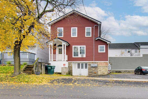 Walk To Historic Square: Oswego Home Near Lake - Oswego, NY