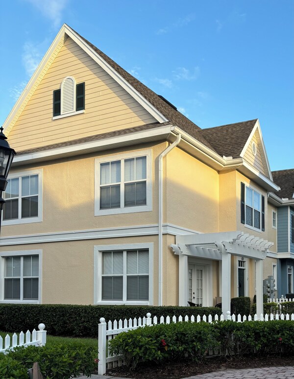 Vacation 4-bedroom Rental Near Disney & Orlando, Resort Style - 8-10 Guests! - Kissimmee, FL