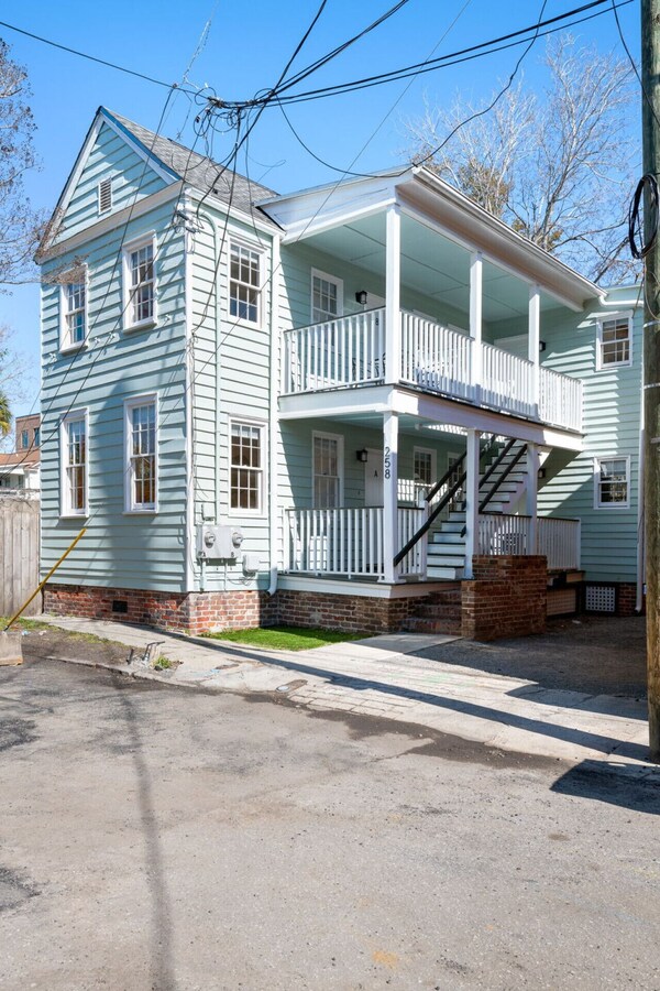 4 Bedroom - 2 Blocks To King Street! - Mount Pleasant, SC