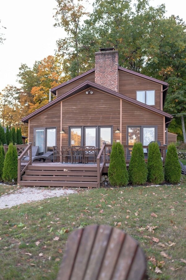 Charming 3-bedroom House With Ac, Wifi In Brilliant Lake George - Glens Falls, NY