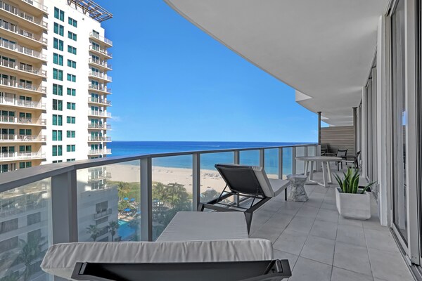 Brand New Beachfront 2 Bed/2.5ba Condo In 5 Star Resort Palm Beach Area - Riviera Beach, FL