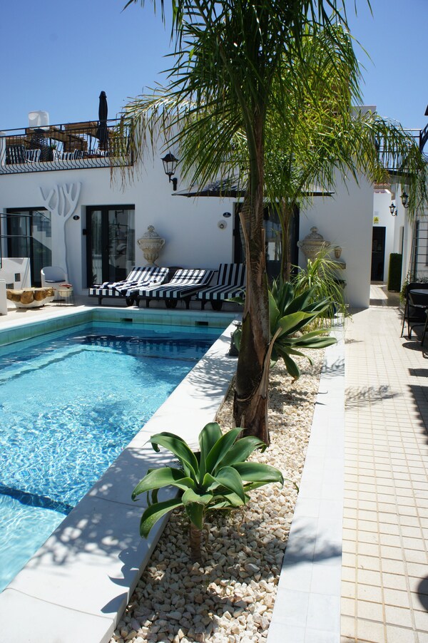 Walking Distance To Several Beaches, Ferragudo Village, Supermarkets And Portimão, - Portimão