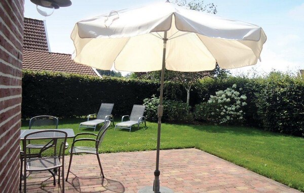 Deze Comfortabele Luxe Villa Ligt In Het Vakantiepark Buitengoed Het Lageveld. Naast Het Park Ligt Een Zwemmeer (36 Ha) - Een Zwem- En Recreatieparadijs In De Zomermaanden. - Almelo