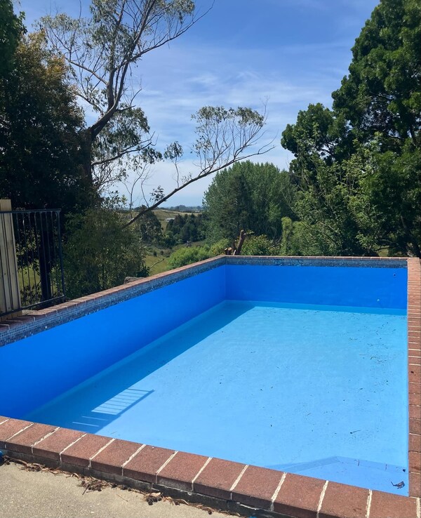 Peace In The Countryside, Child/pet Friendly, Fab Outdoor Space + Swimming Pool - Brightwater