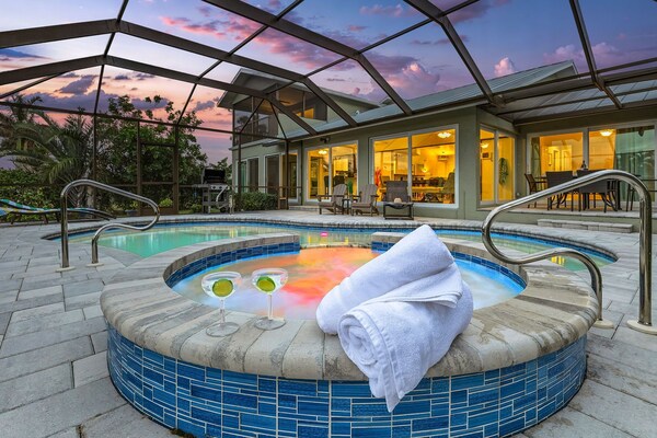 Waterfront Living, Dock, Heated Pool & Spa - Gulf Gate Oasis - Roelens - Fort Myers, FL