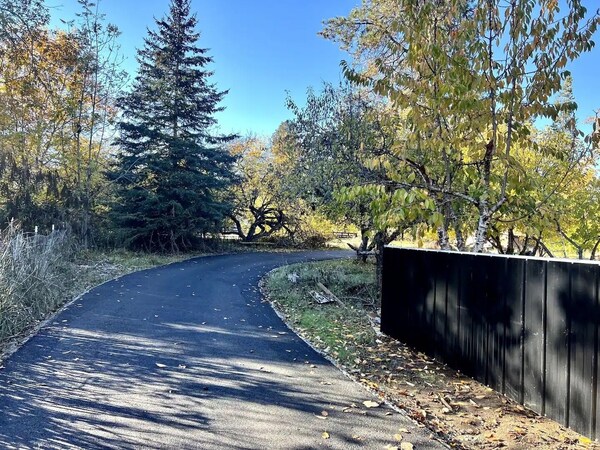 Rogue Reefs Riverfront Home - Grants Pass, OR