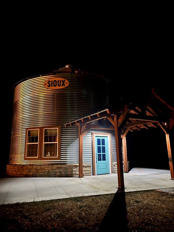 Harvest Hill Silo - Private Country Setting With 5 Acre Fishing Pond On Route 66 - Oklahoma