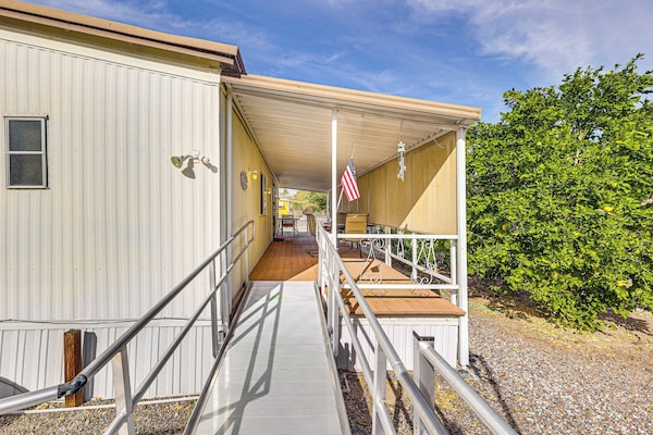 Apache Junction Home W/ Covered Deck + Grill - Apache Junction, AZ