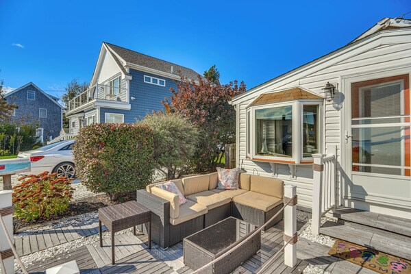 Walk To Beach: Water-view Abode In Portsmouth! - Bristol, RI