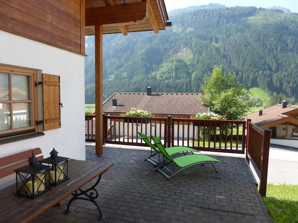Quiet Chalet With Sauna In Königsleiten - Krimml