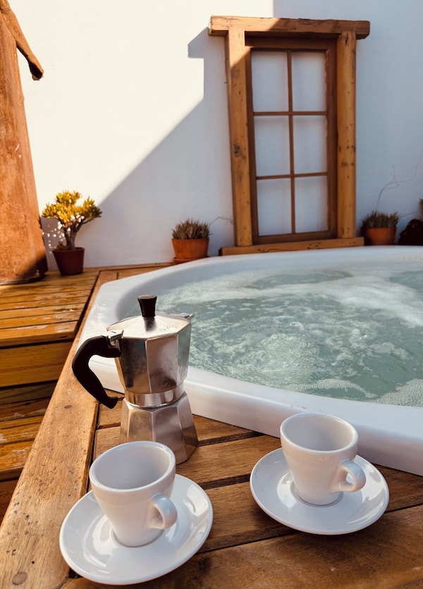 Central Luxury Loft With Fireplace And Jacuzzi - Franschhoek