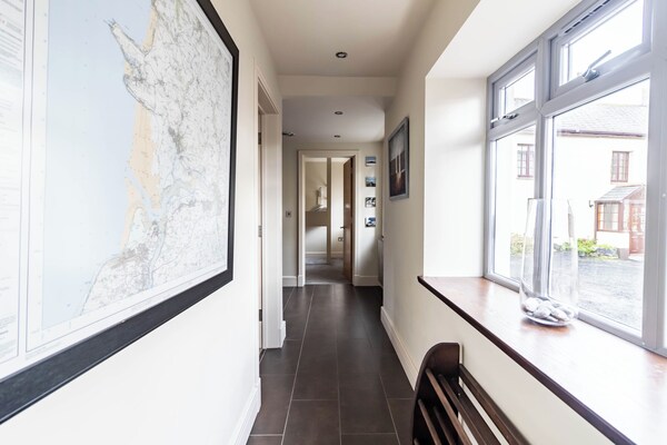 Contemporary Converted Barn Close To North Devons' Best Beaches - North Devon District